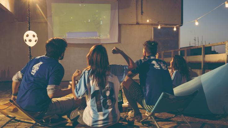Installer sa télé dehors pour une soirée foot : les erreurs à éviter ...